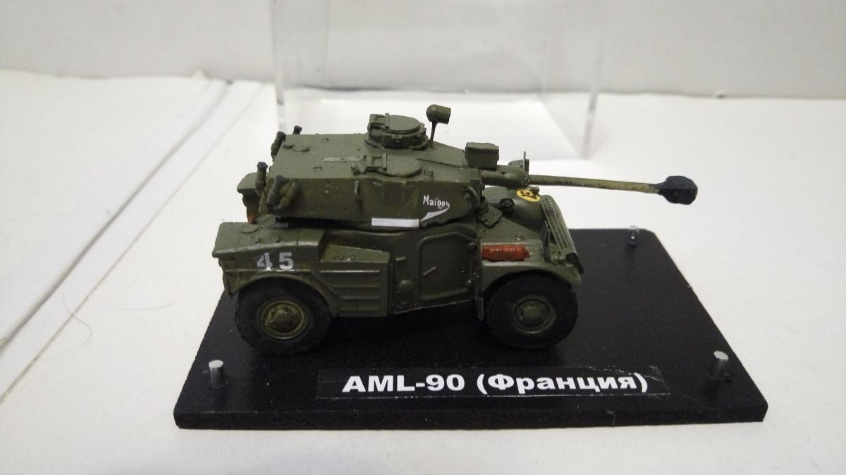 Panhard AML-90 в масштабе 1/72 смола
